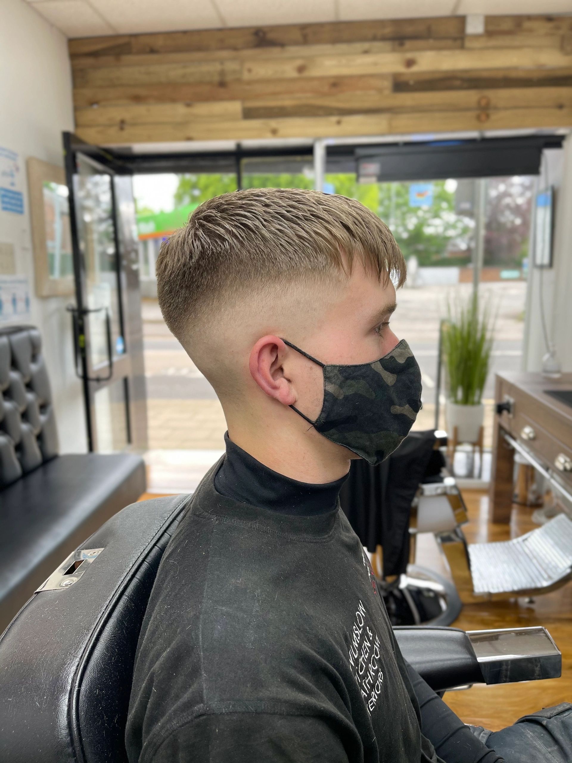 The barber cave - Barber Shop - Sale, England