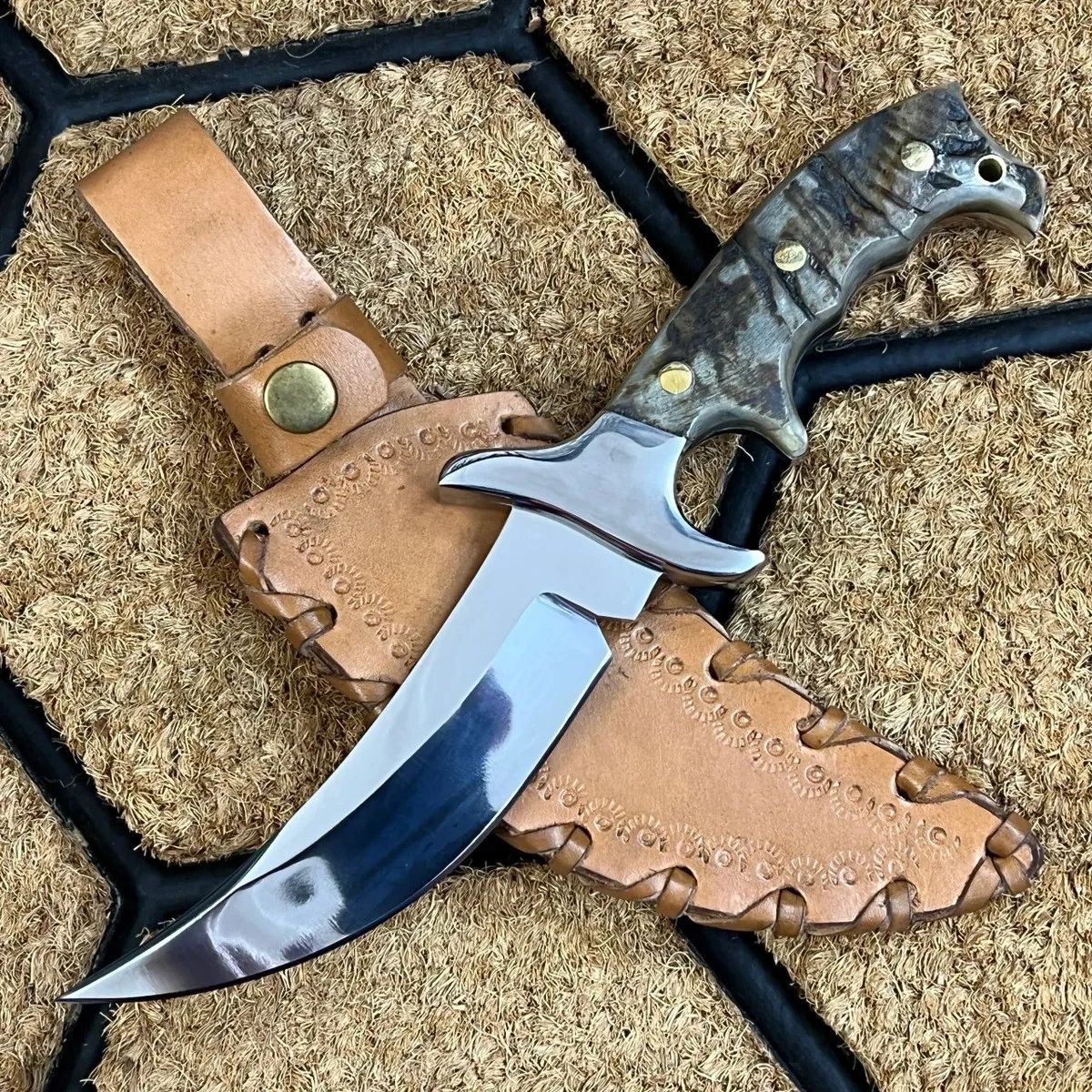 A Masterful Choice for Knife Enthusiasts