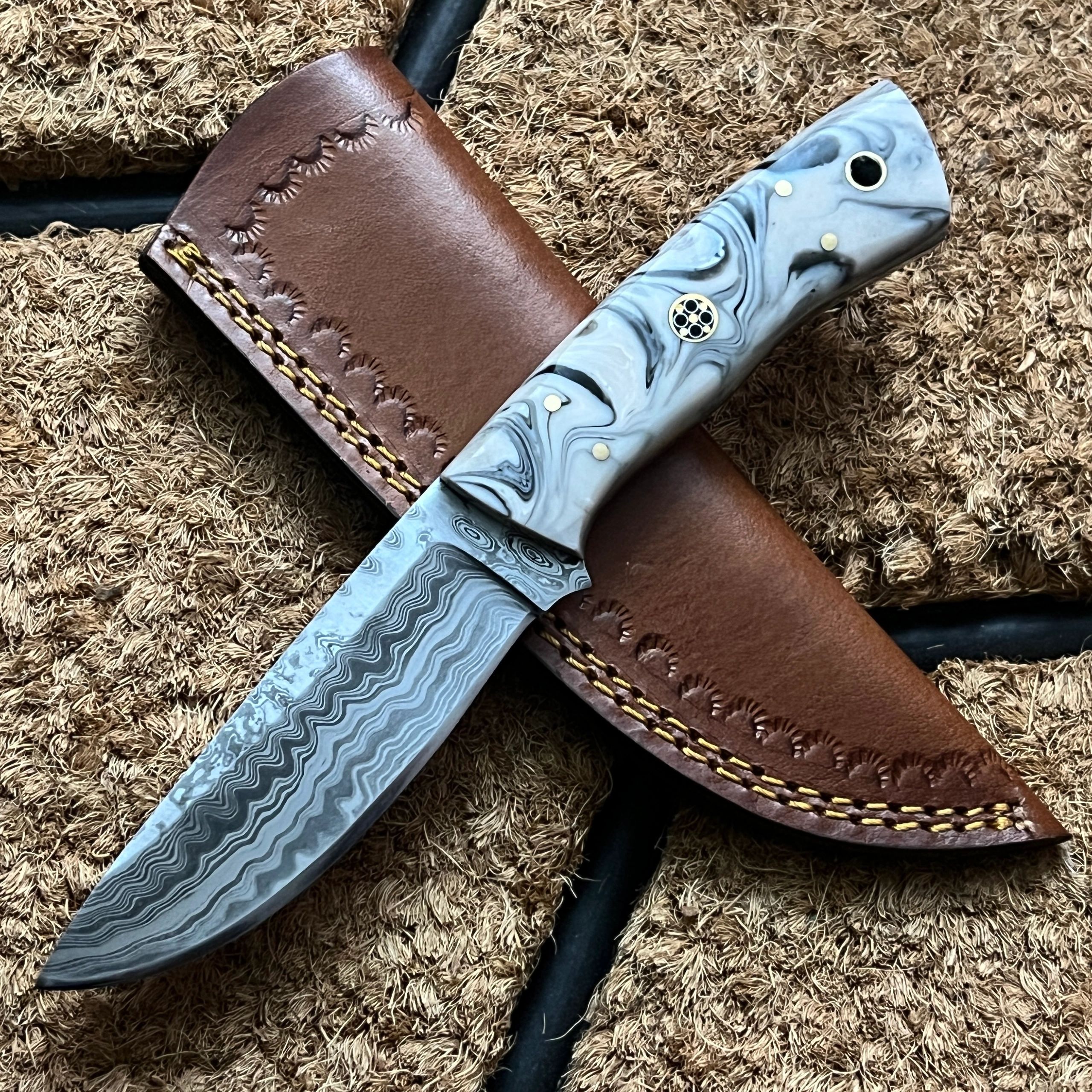 Using Hunting Knives for Survival