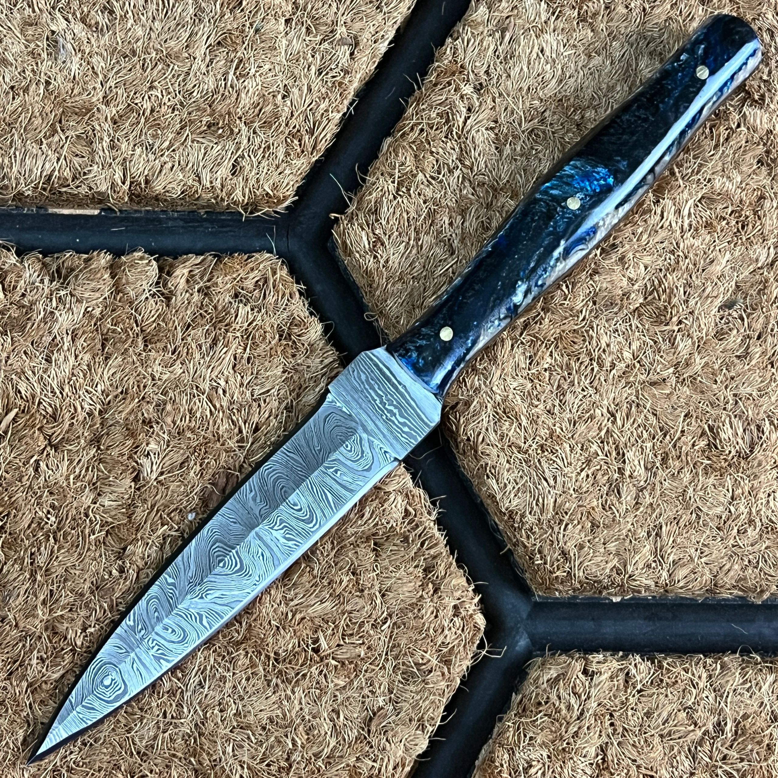 Handmade Dagger Knife: A Fusion of Artistry and Functionality