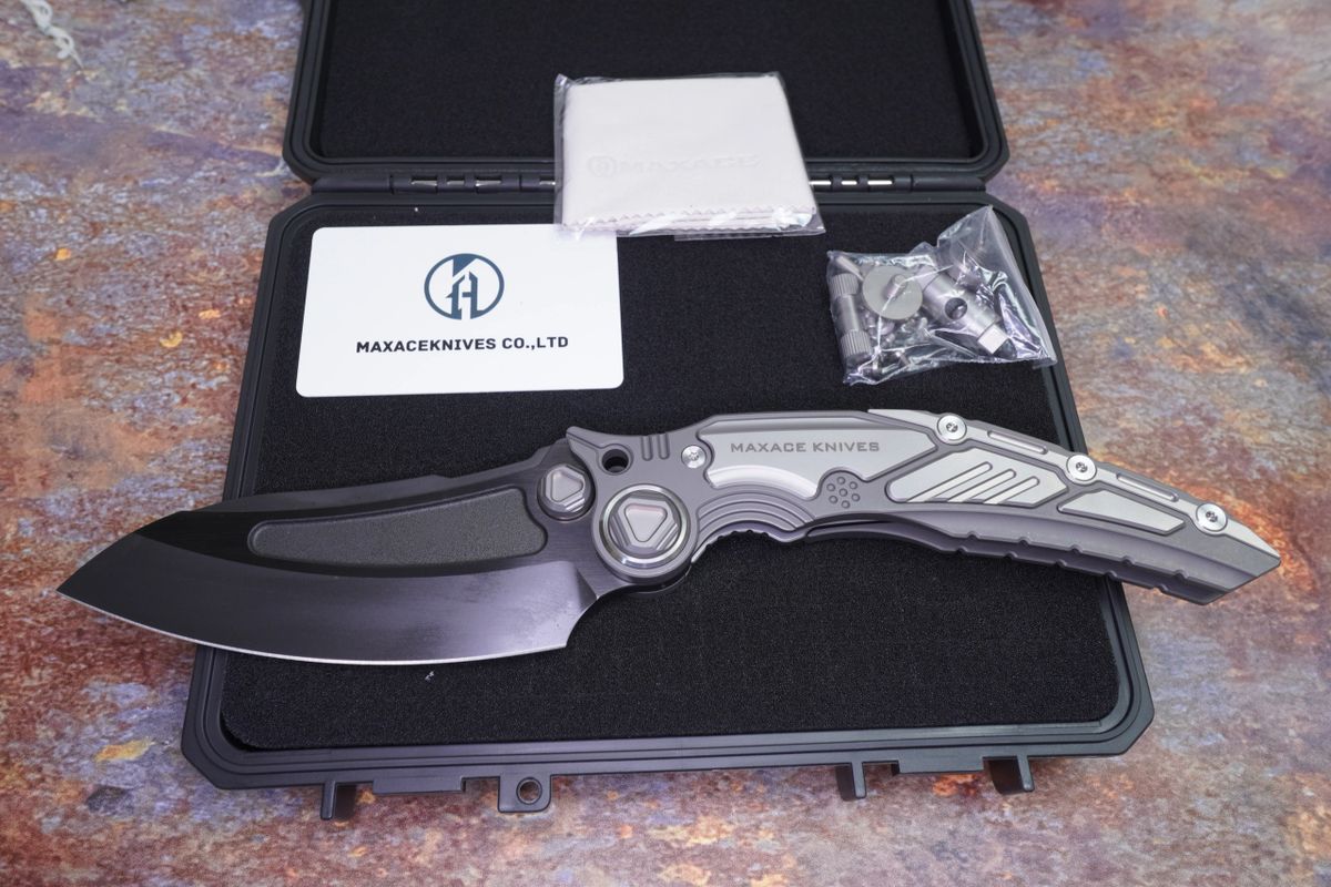 Maxace Titanis Black satin DLC Blade: Stock Titanium Version.