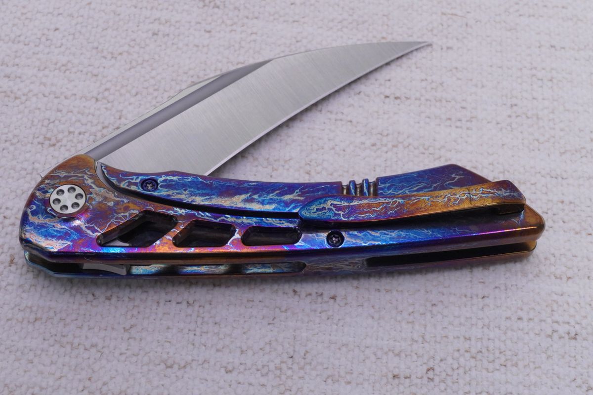 Sharp By Design Derecho - Titanium Frame: Frame has been polished and ...