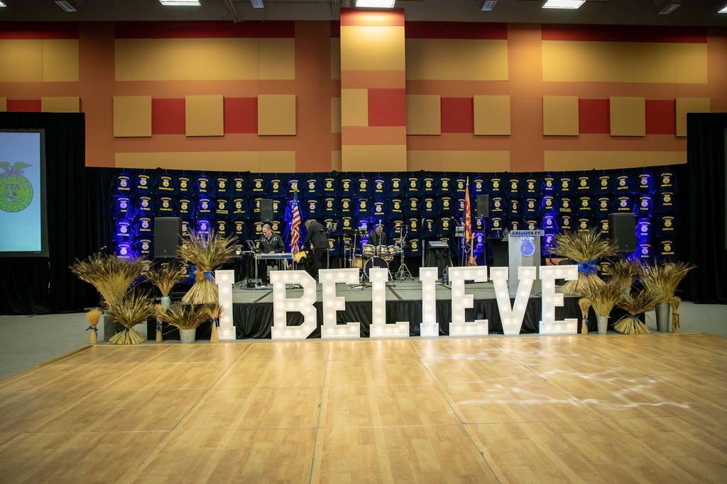 Arizona FFA Members Awarded New FFA Jackets