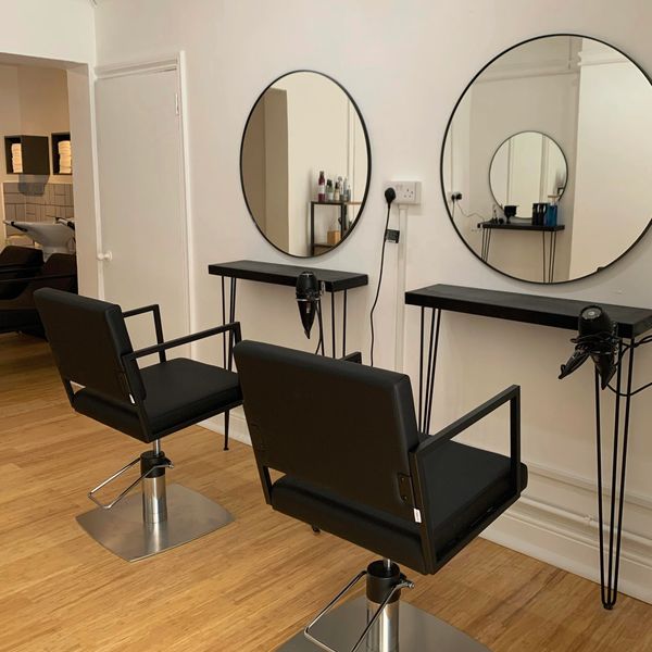 Gender-neutral hair salon in Oxford | Book your next haircut online