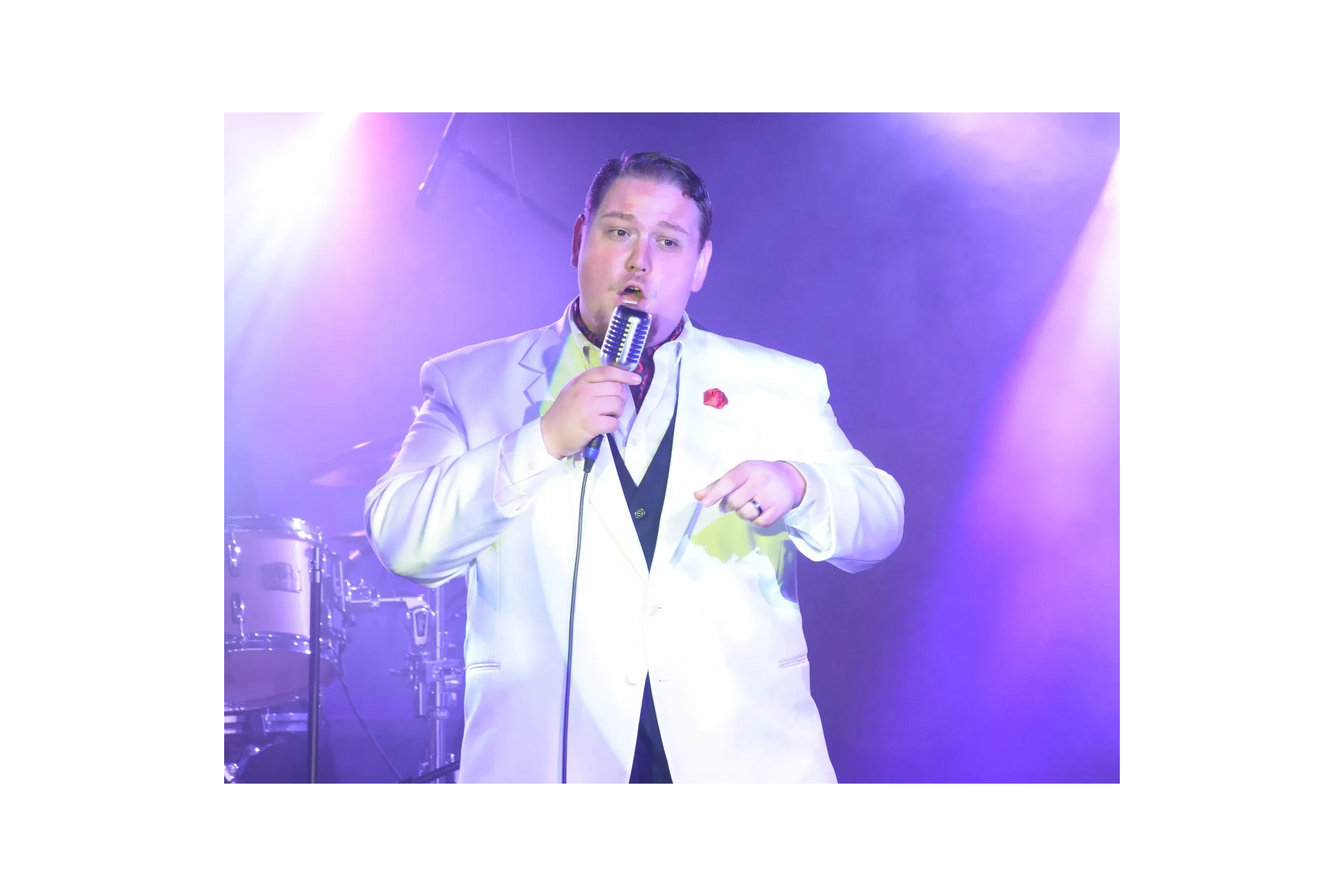 Justin Gonzalez, tenor - much more than an opera singer