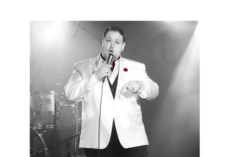 Justin Gonzalez, tenor - much more than an opera singer