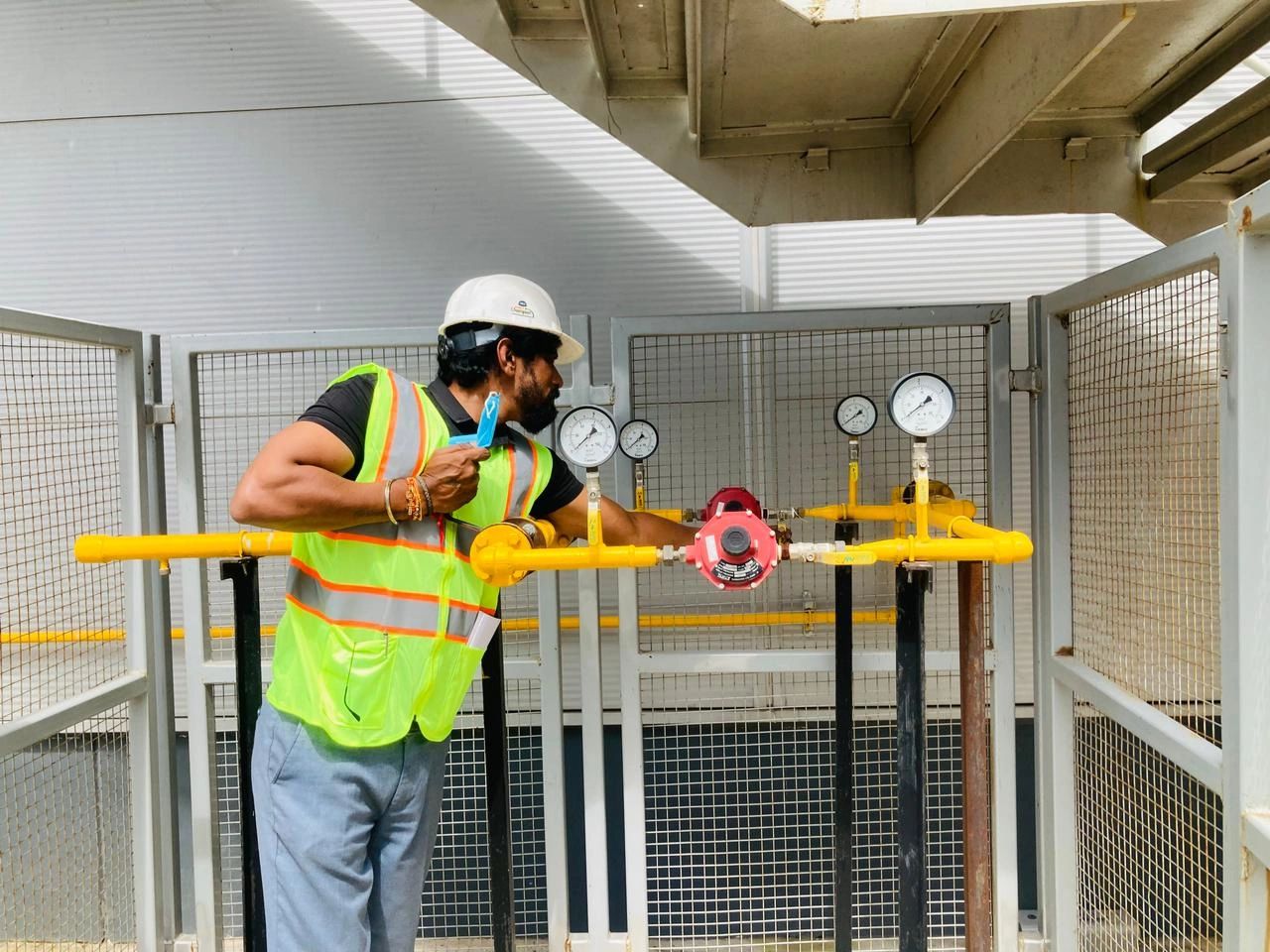 How should a Piped Gas system be installed?