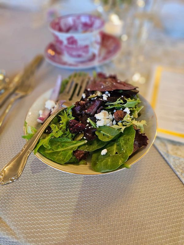 Welcome to The Royal Tea Room located in Shorewood, Illinois