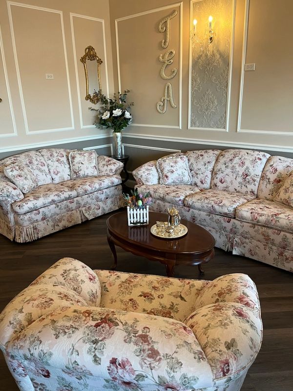 Welcome to The Royal Tea Room located in Shorewood, Illinois