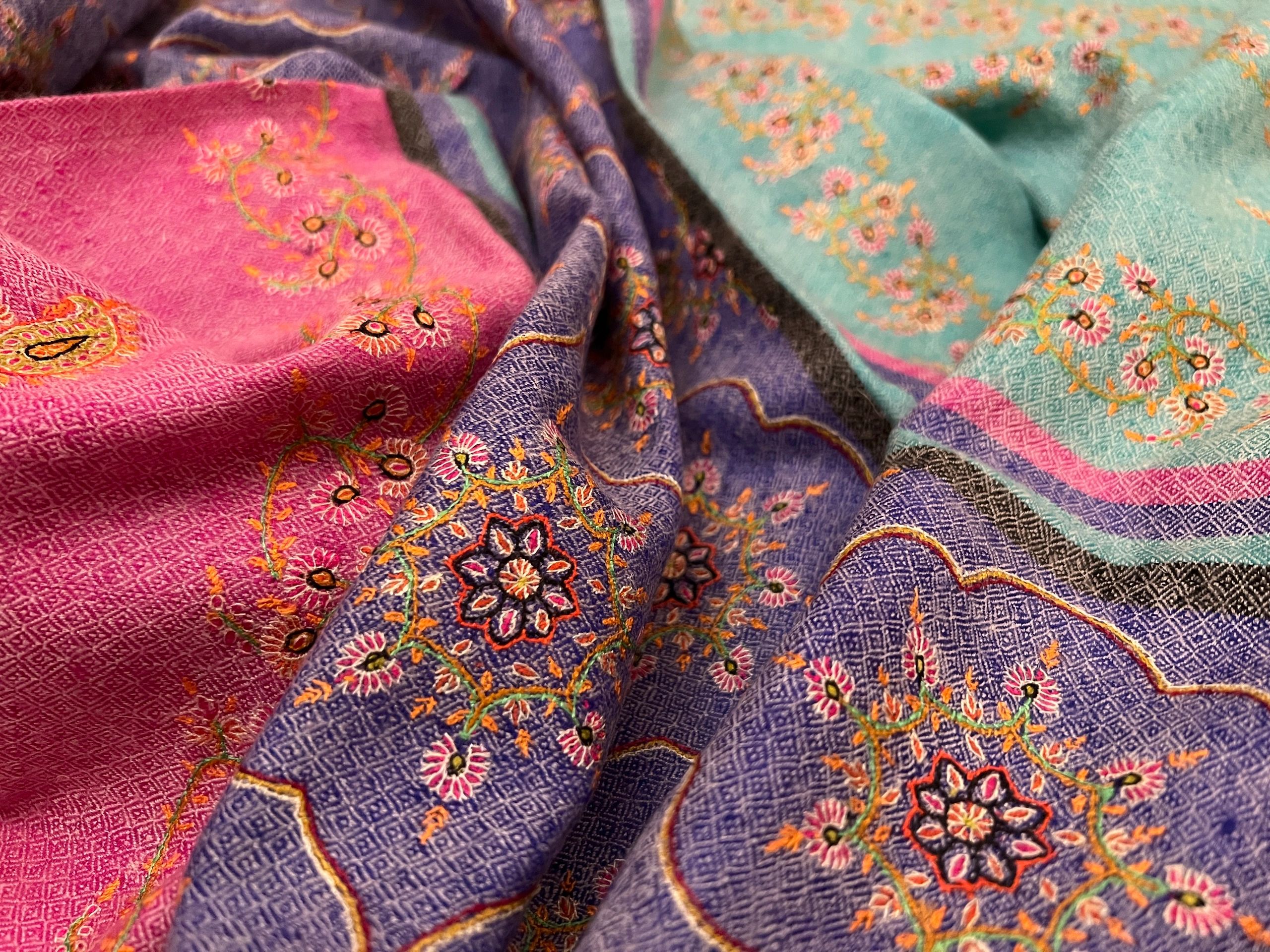 SHAWLSONS - Luxury, Fashion, Shawls