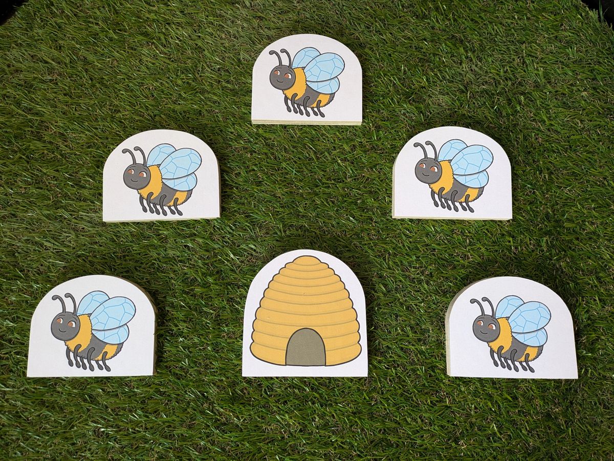 Small World/Tuff Tray Buzzy Bees