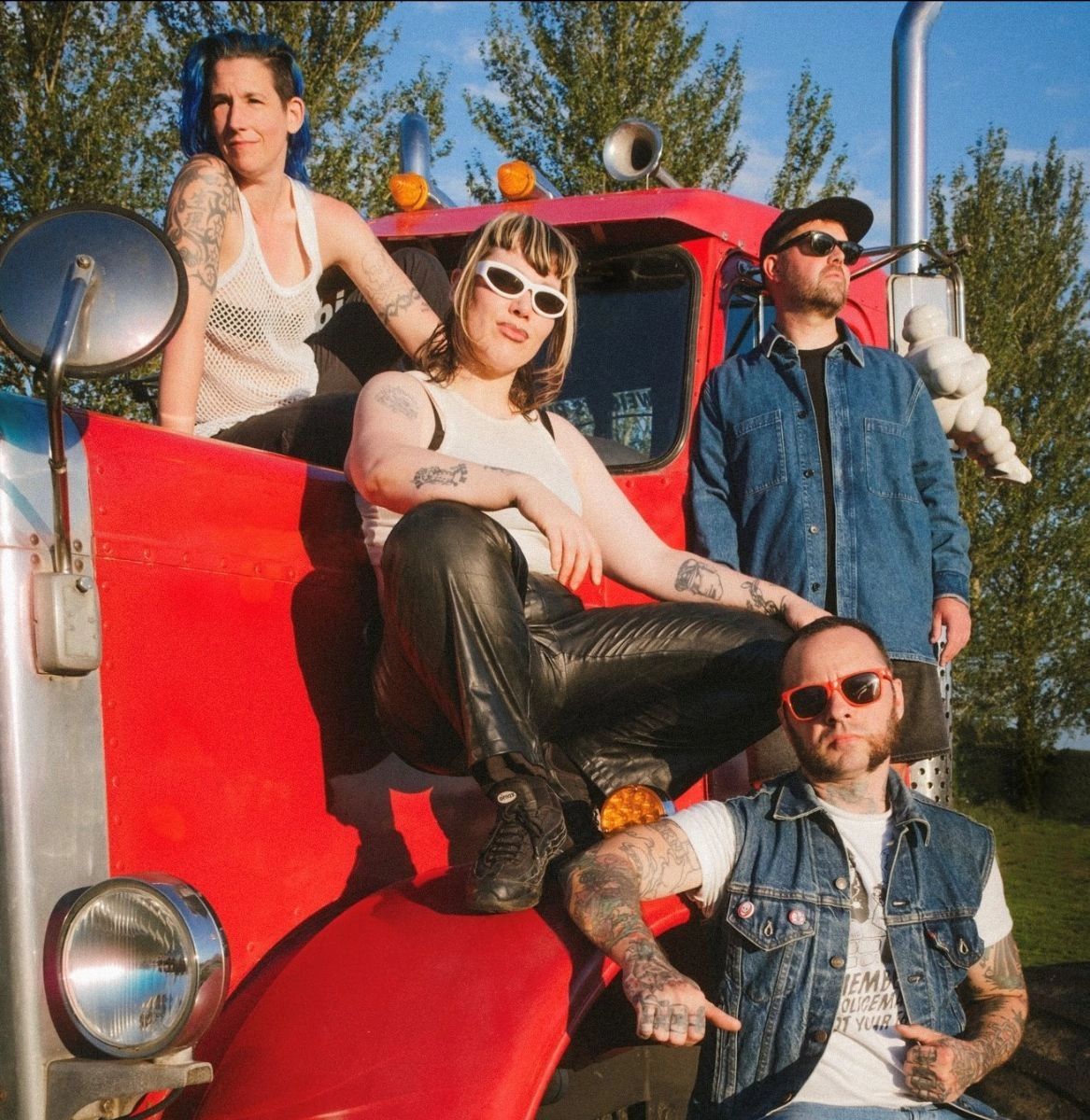 Bristol Punk Rock ‘n Rollers Split Dogs return with new single: