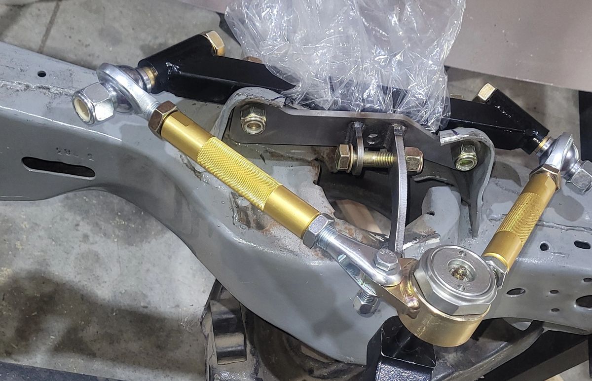 G BODY UPPER BEARING MOUNT FOR FRONT COIL OVERS