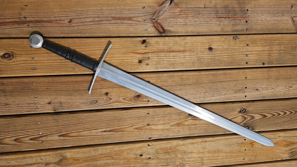 Sharpening Balaur Arms – Knight Templar Arming Sword
