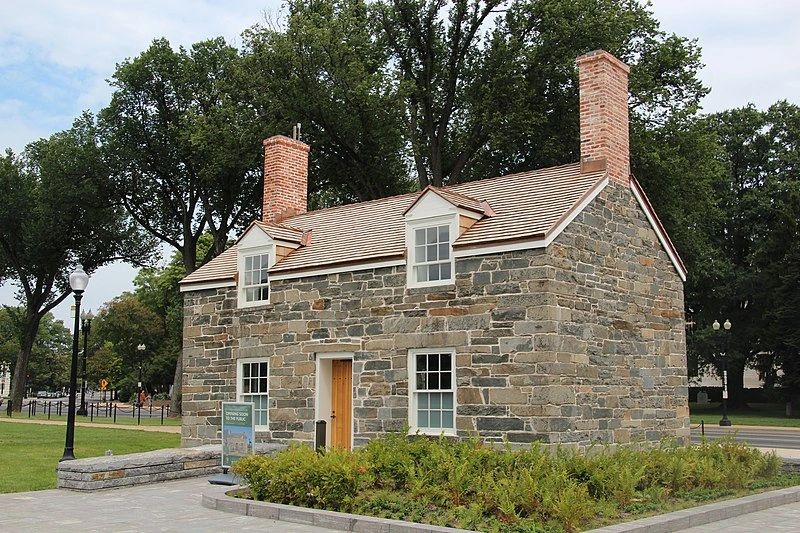 Eastern Terminal of C&O Canal (Lockkeeper's House on the DC Mall)