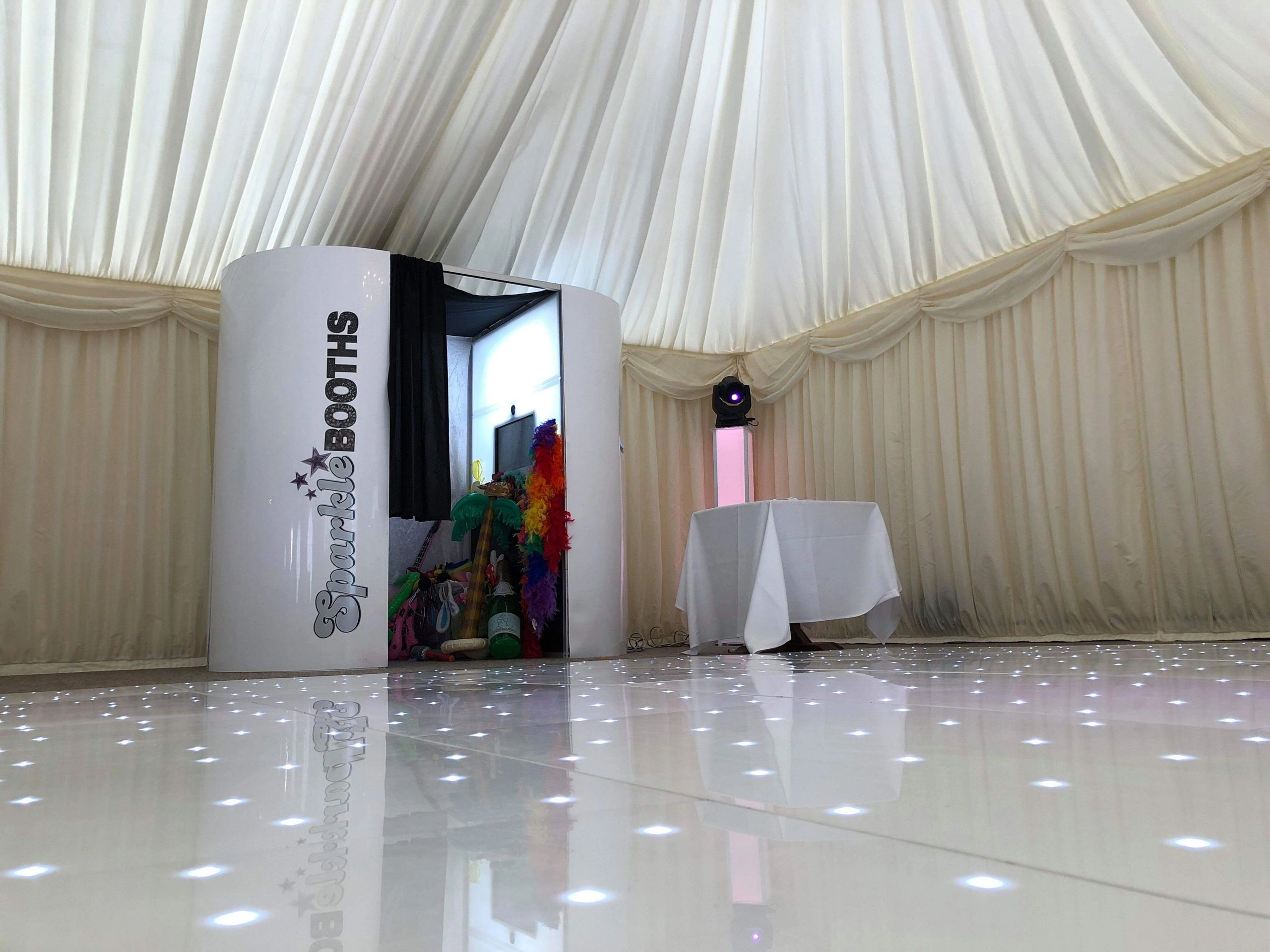 Sparkle Booths - Photobooth, Magic Mirror