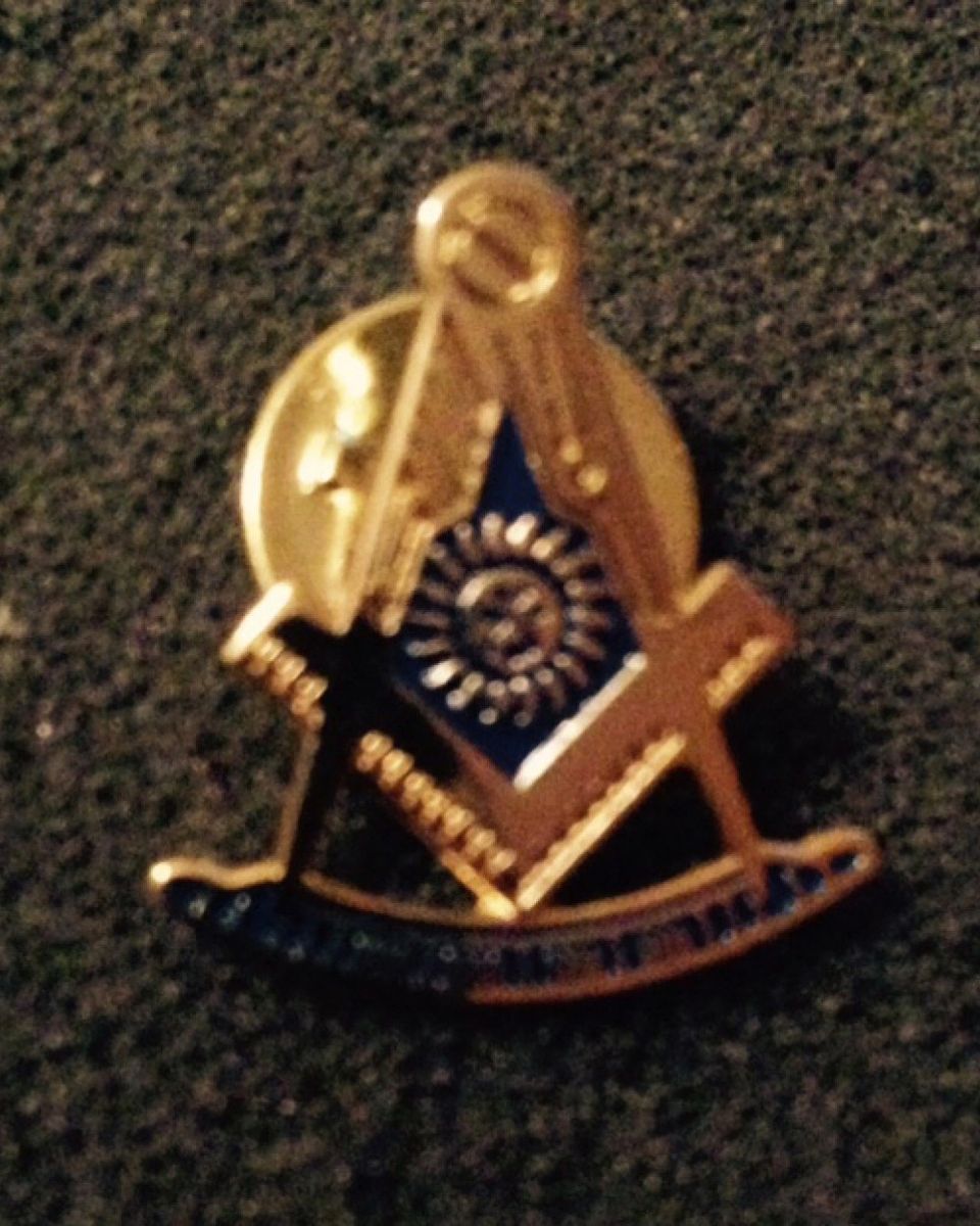 Past master pin
