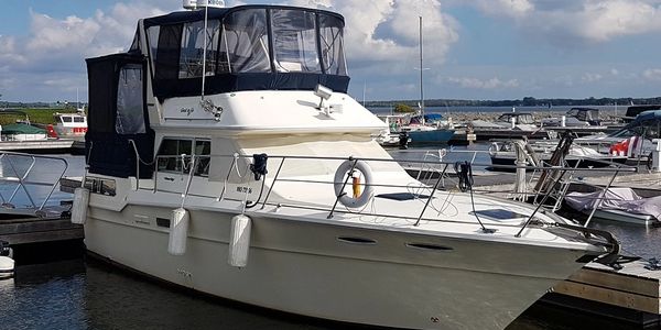 BREEZEWAY YACHTS - Powerboat, For Sale