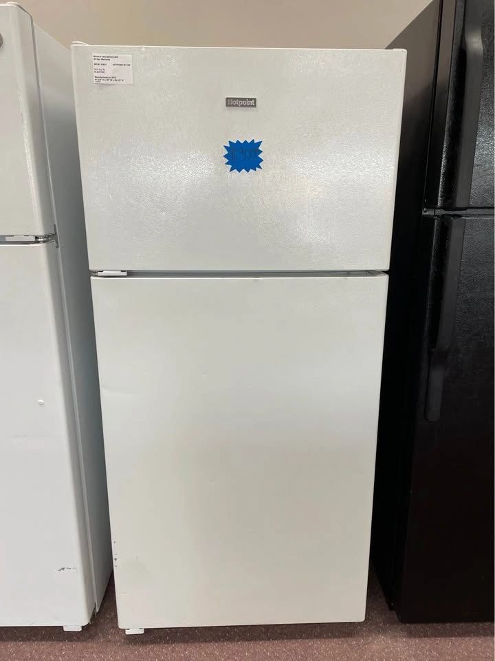 Hotpoint® 14.6 Cu. Ft. Recessed Handle Top-Freezer Refrigerator