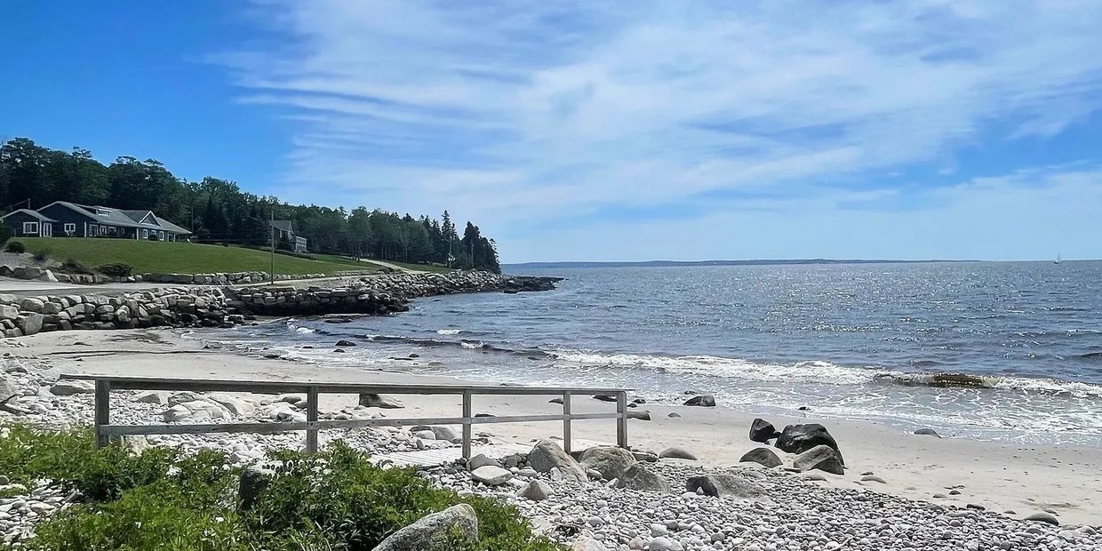 Fox Point Shore Rentals - Waterfront Vacation Rentals, Nova Scotia