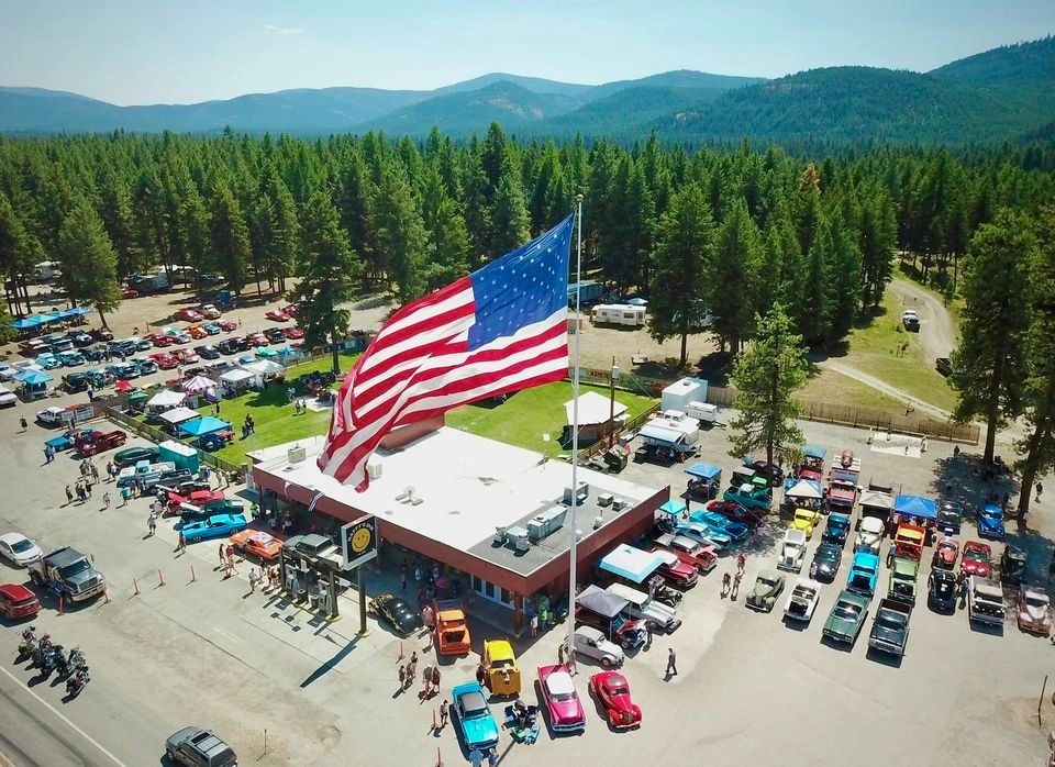 Delicious Bar Food and Live Concerts at Happy's Inn