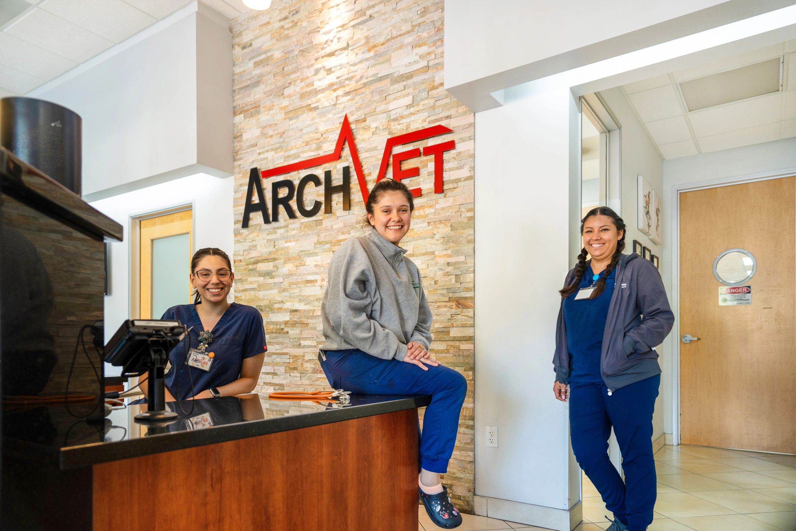 Emergency Veterinarian - Archvet animal hospital and Urgent care