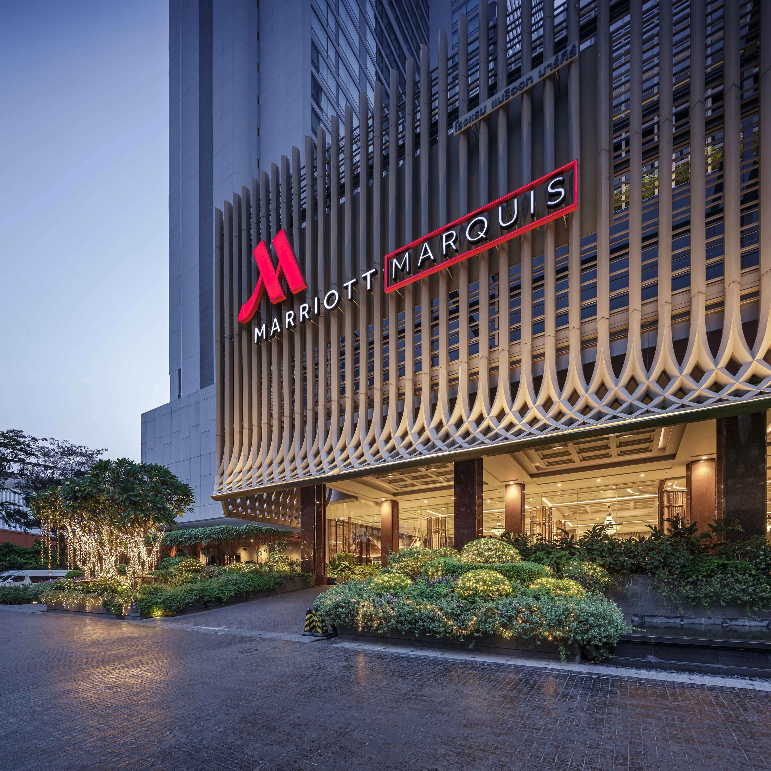 Dusit Central Park Hotel | GRC Façade - Giải pháp mặt dựng bê tông kiến ...