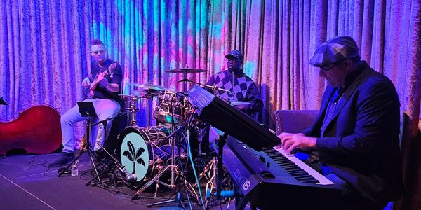 KEEP RYZIN ' ENTERTAINMENT