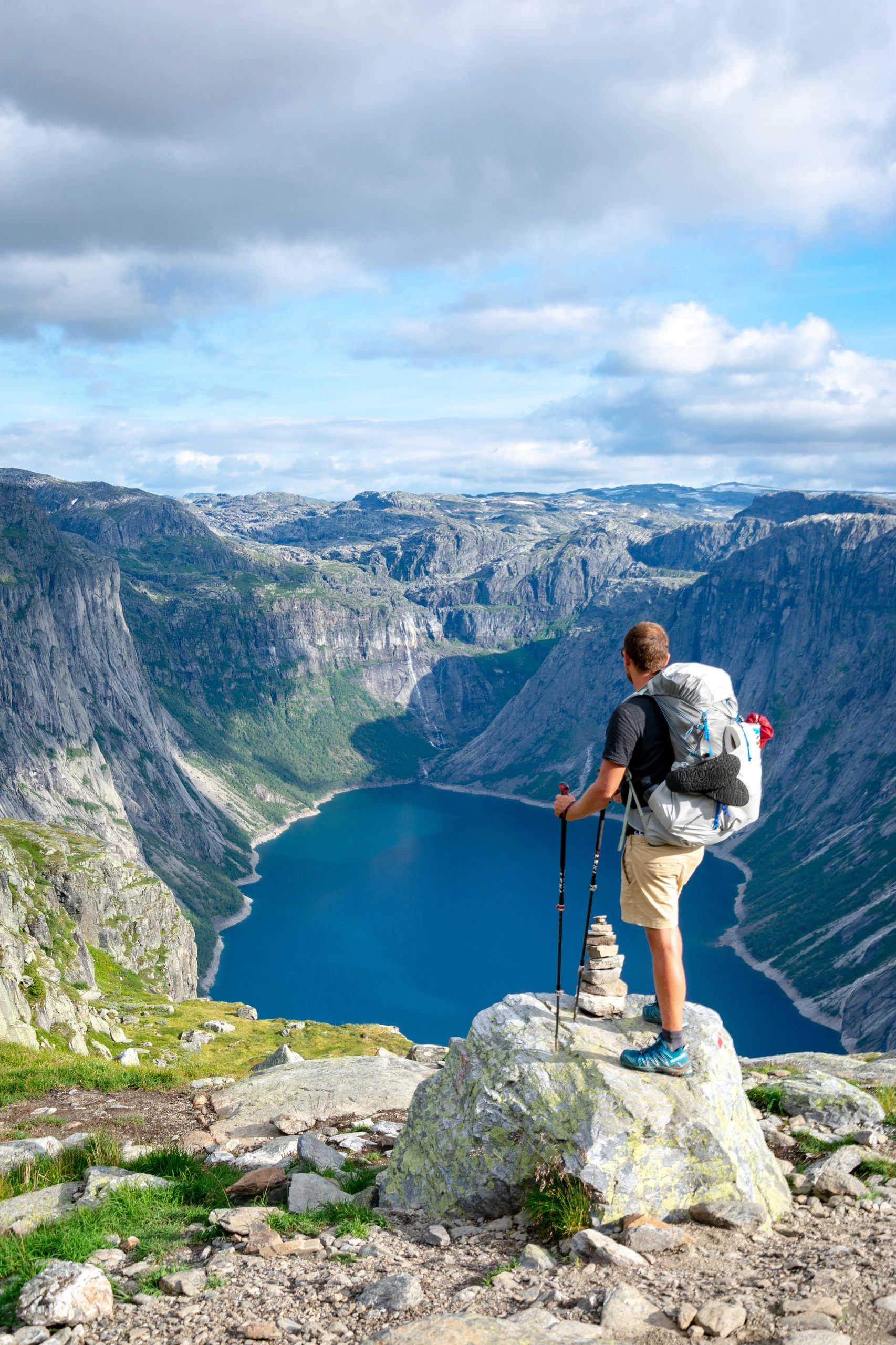 Mastering the Trail: A Comprehensive Guide to 12 Best Hiking Tips