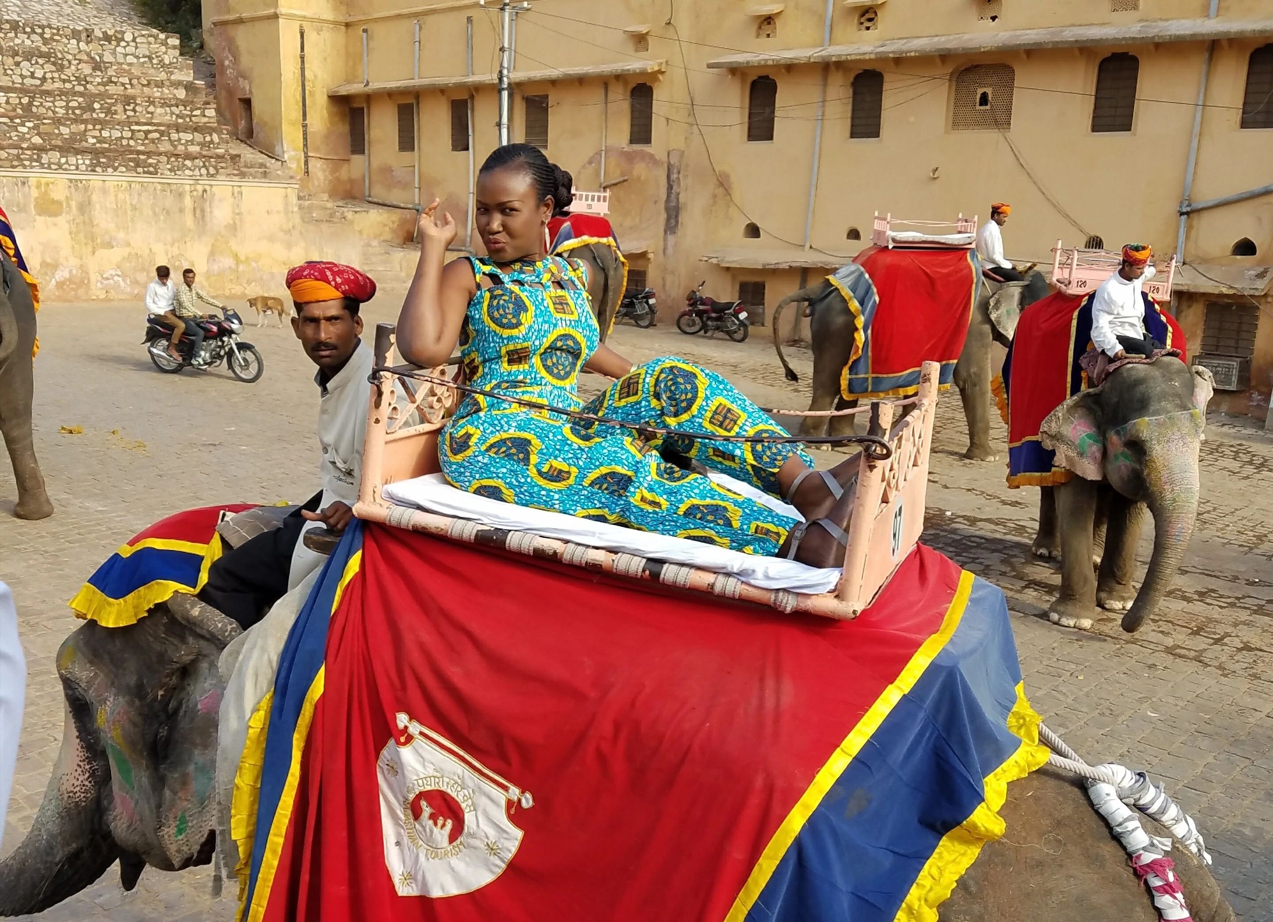 Twena Fashions - Clothing and Apparel Store