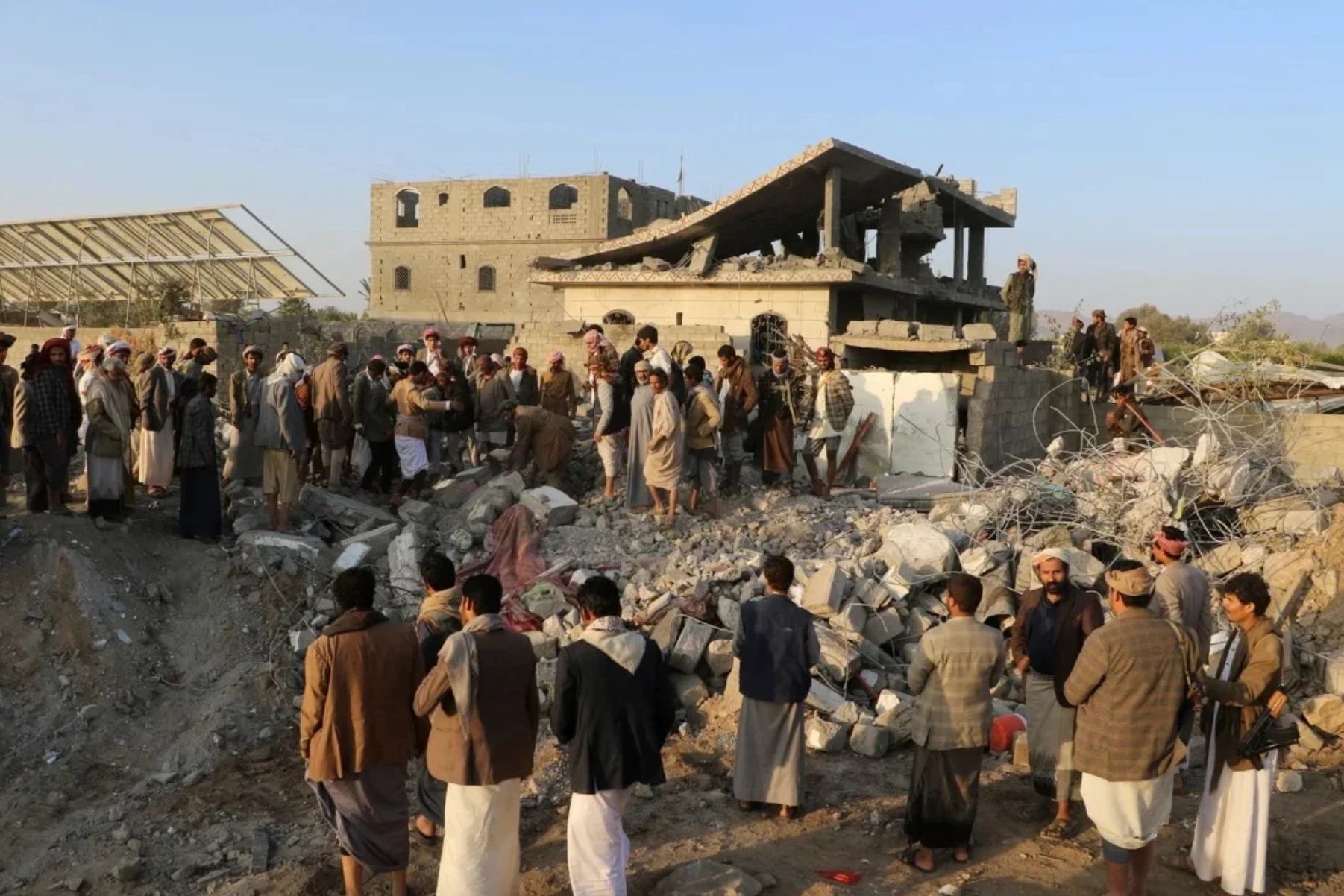 ATAQUE DE E.U. EN YEMEN DEJA DECENAS DE MUERTOS