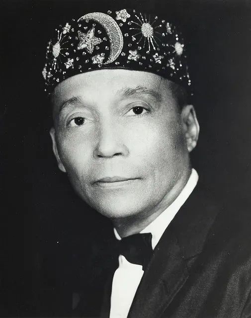 Visit Elijah Muhammad House: A Tour of Black Chicago