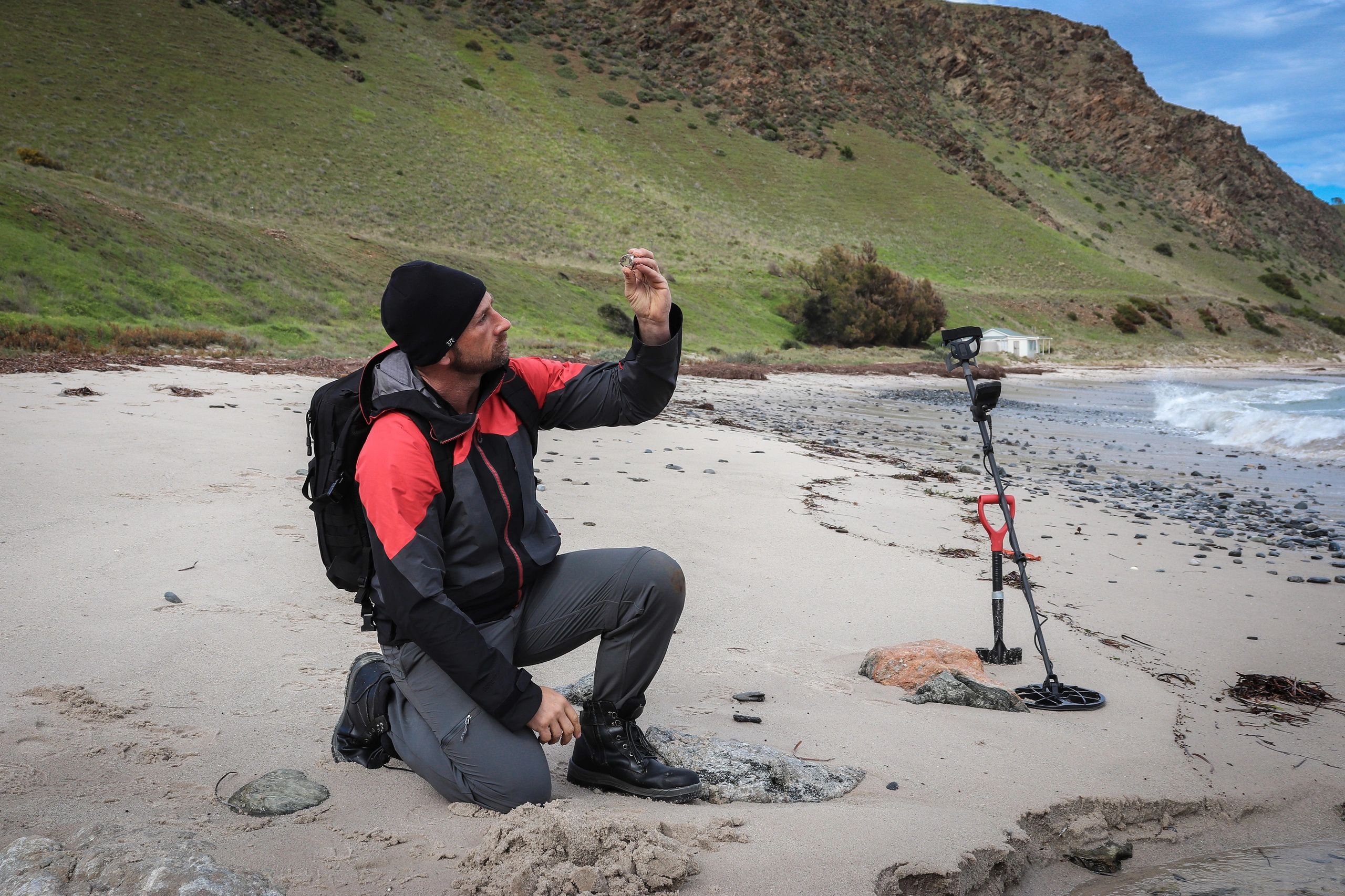 Minelab Manticore Beach Hunting Guide: Best Settings, Target IDs