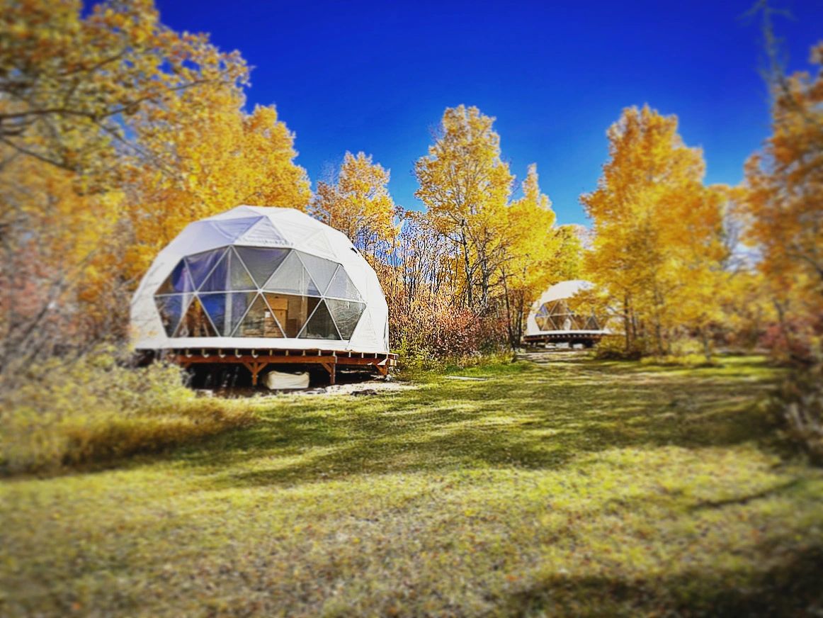 Glamping in Geodesic Domes:The Perfect Blend of Nature and Luxury