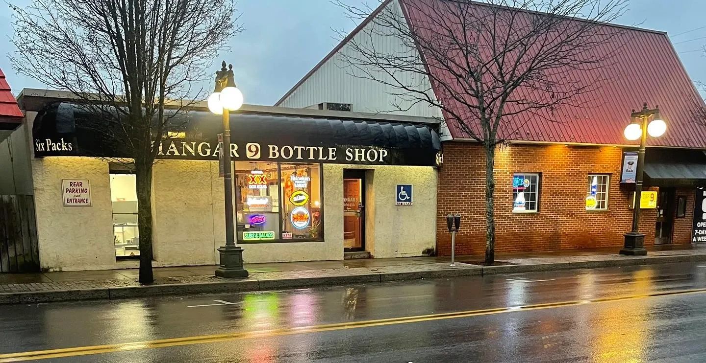 Hangar 9 - Restaurant, Wings, Sports Bar