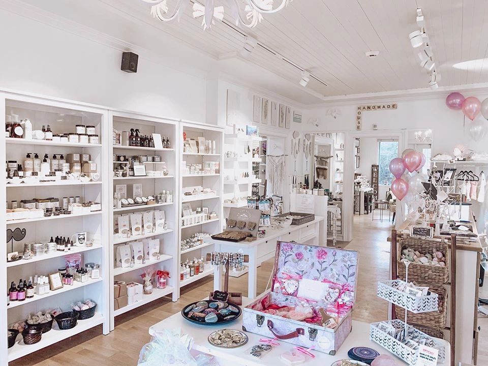 The Handmade House - Home