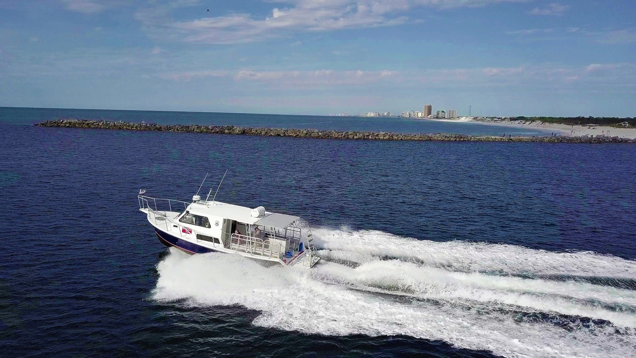 Bigbluediveboat