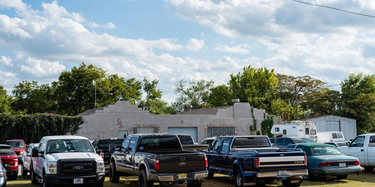 Aurora Country Auction