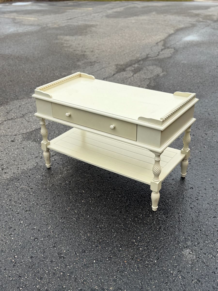 Entertainment/Coffee Table w/ One Drawer