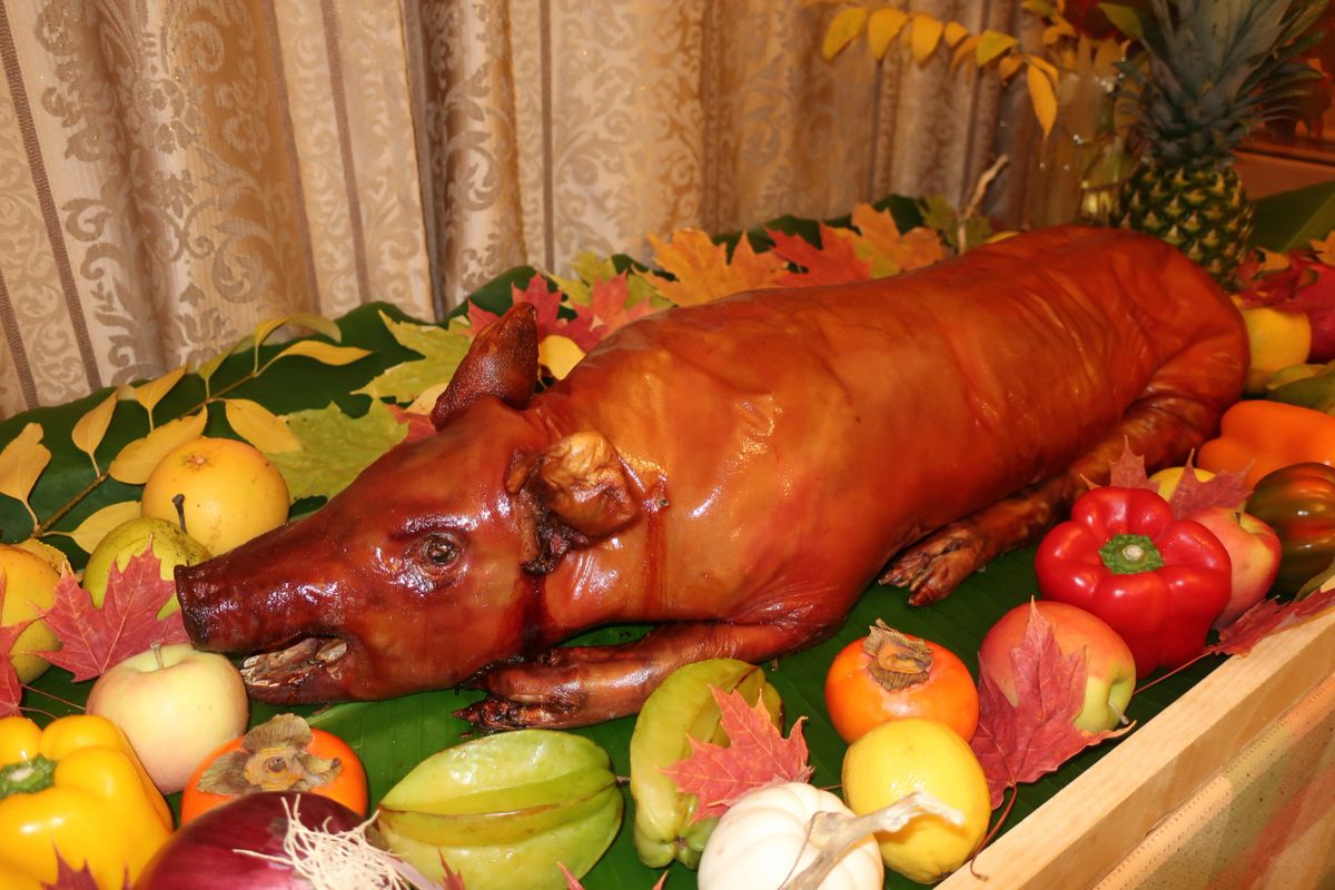 Whole lechon baboy (pig)