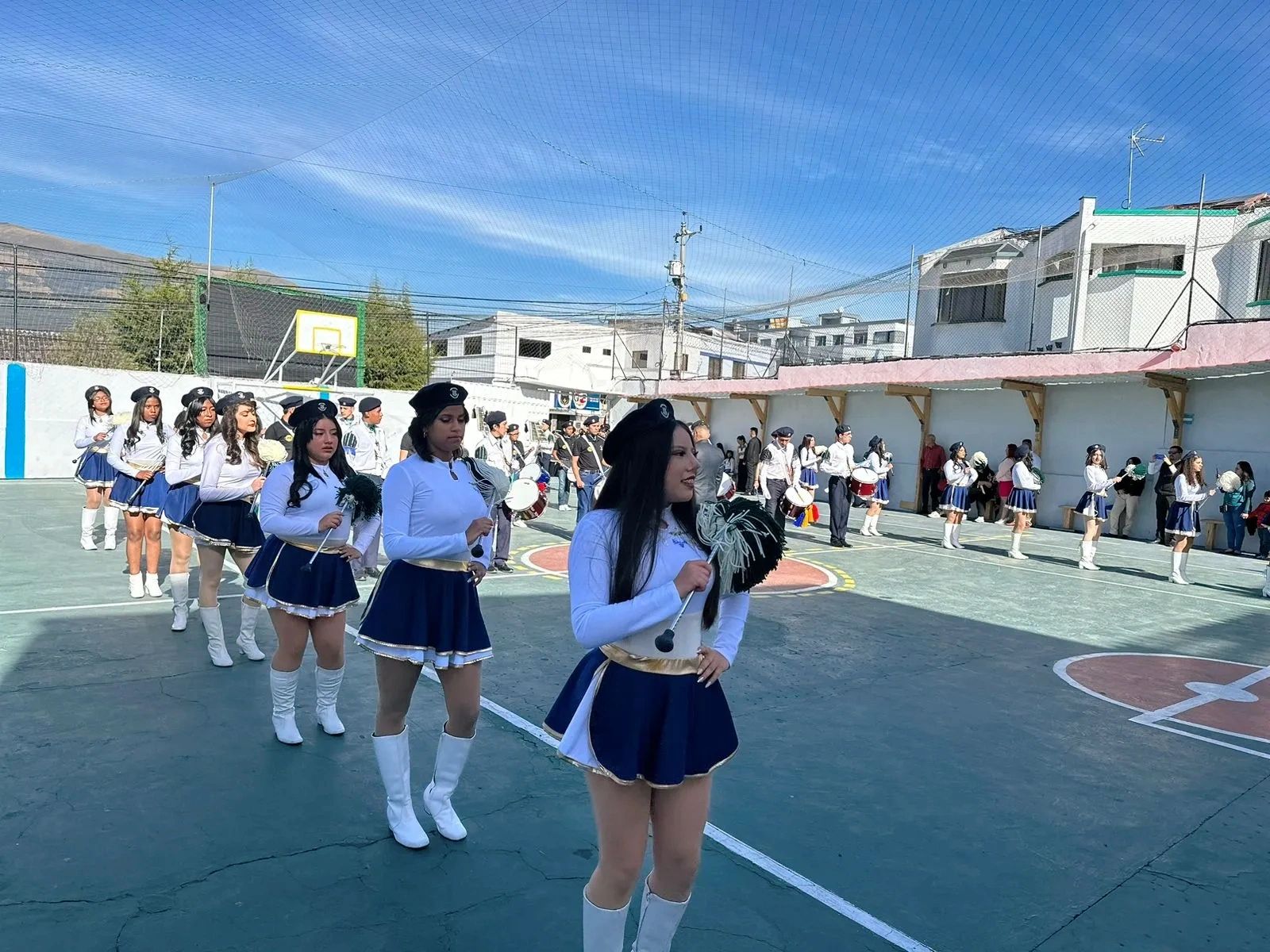 Mikareno | Unidad Educativa Francis Bacon