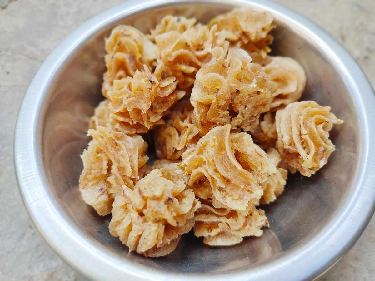 Jeera and Masala Rice Crunches