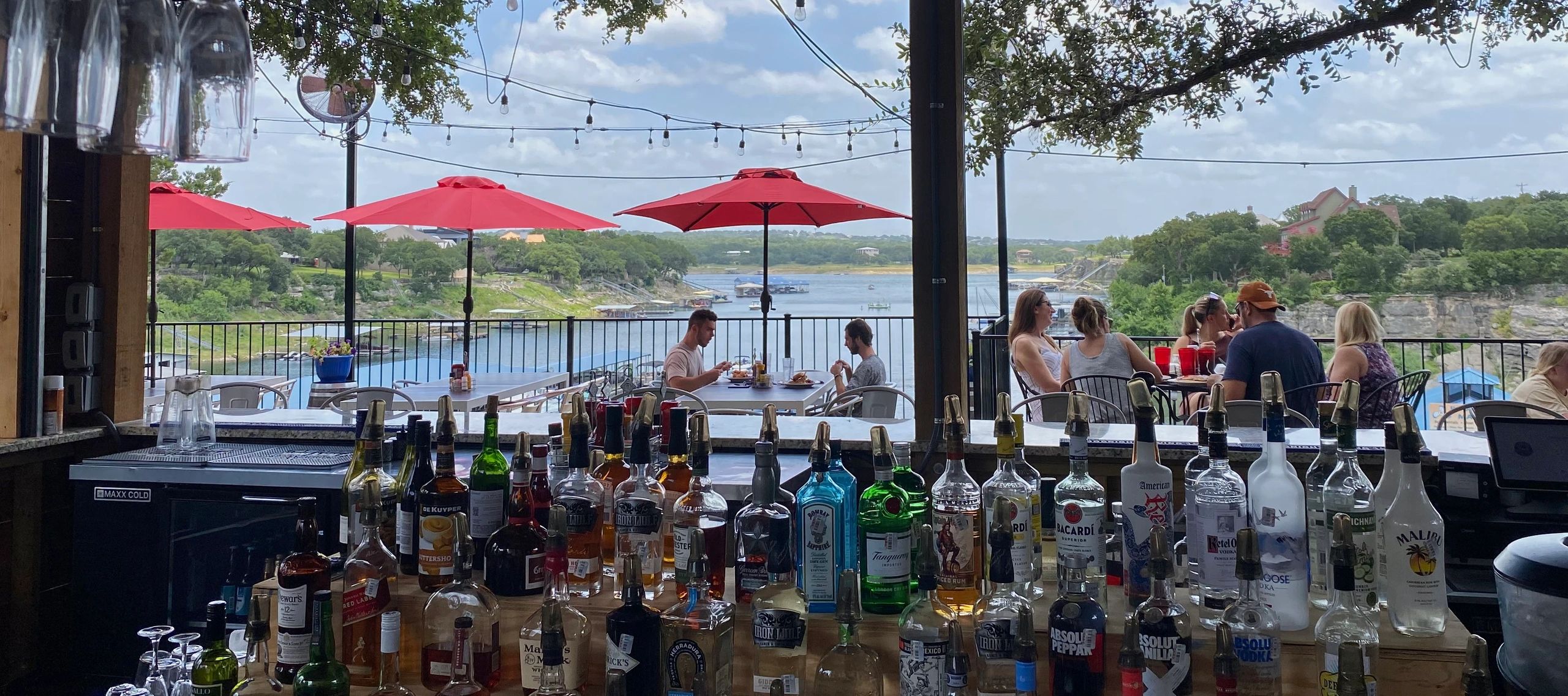 The Lighthouse Restaurant & Lounge - Restaurant, Lake View