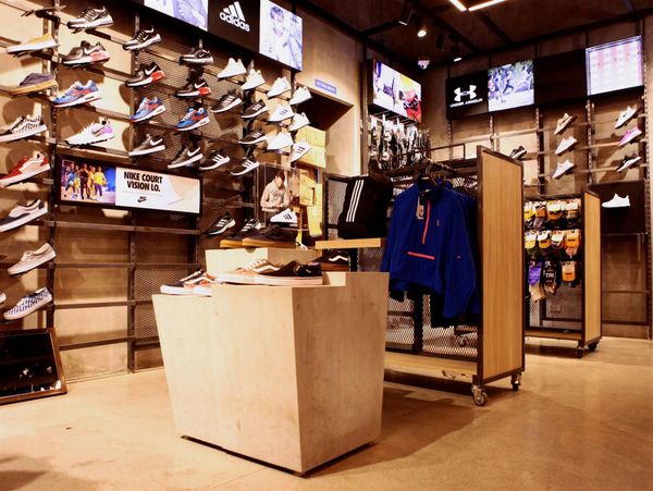 Target Display Co., Inc. - Display Module, UNI Shelving & Racking