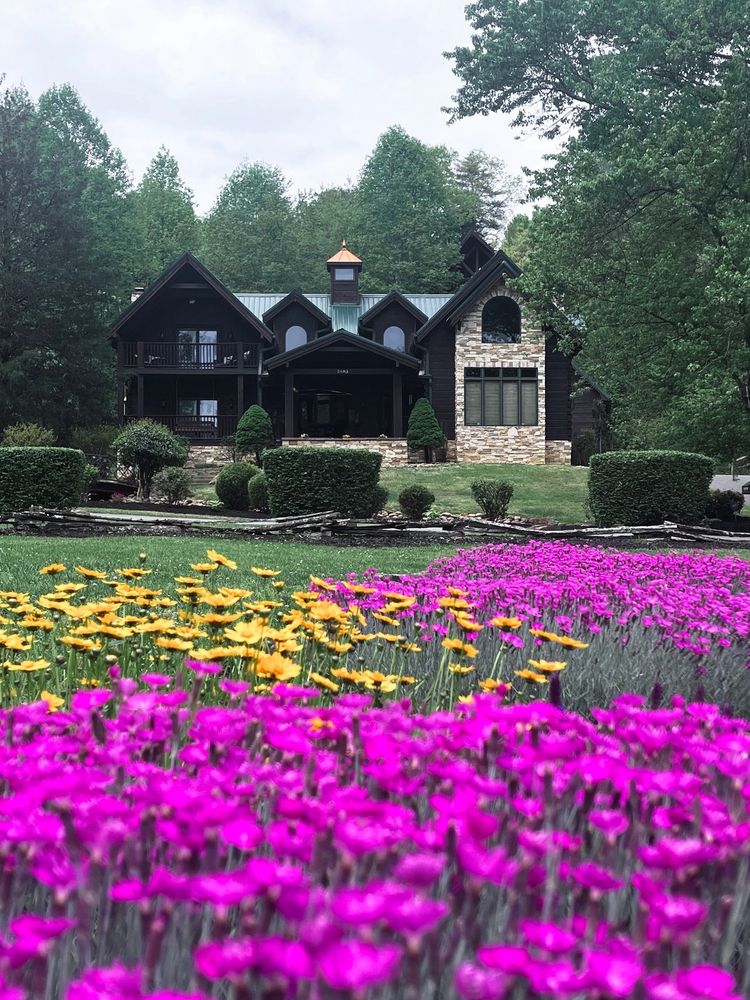 Rustic Luxury Getaways - Smoky Mountain Cabin Rentals