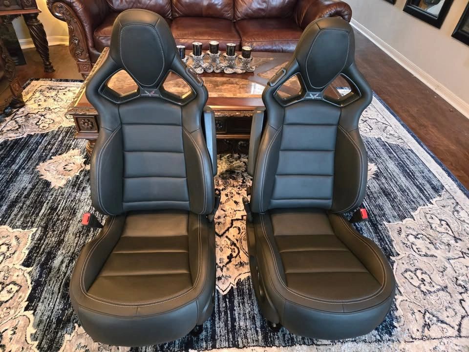 2019 Corvette C7 Z06 Competition seats w/ carbon fiber inserts.