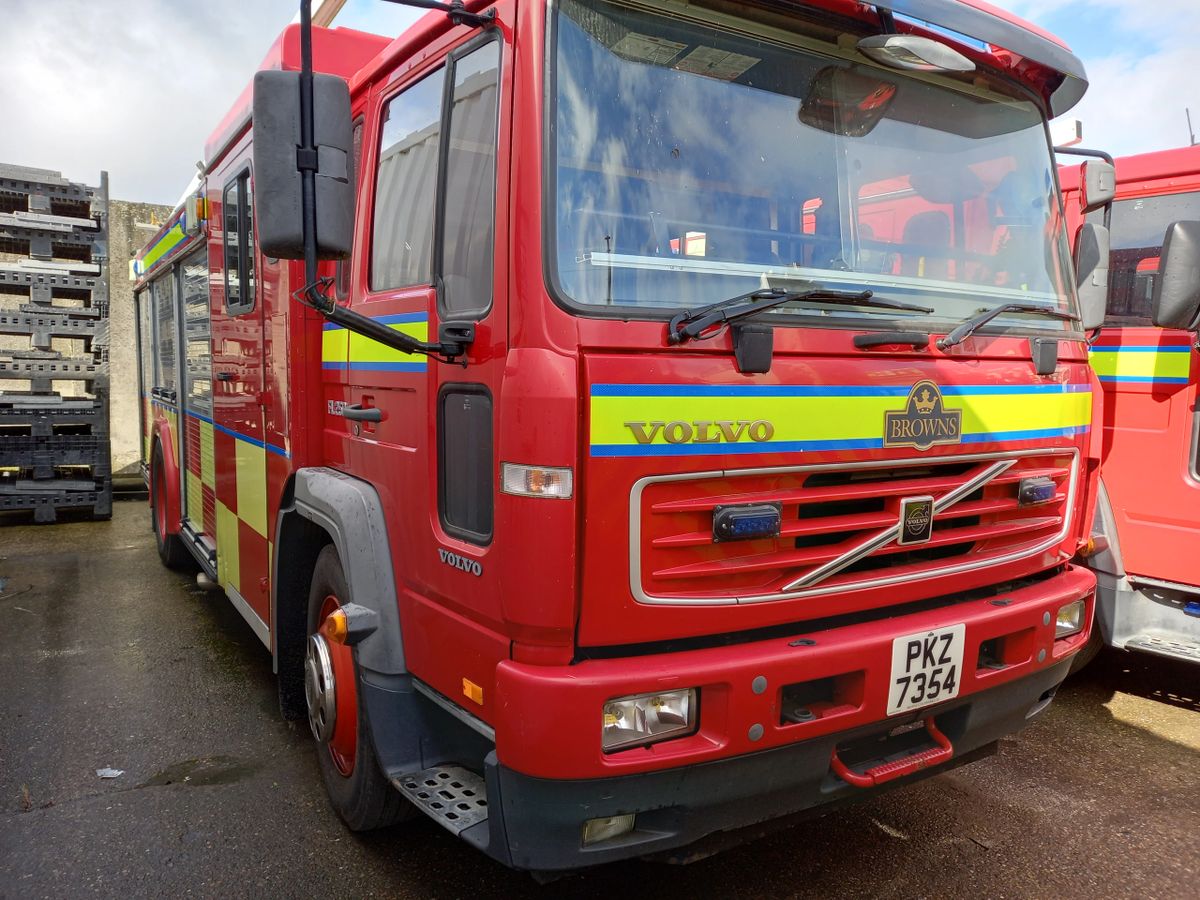 VOLVO FL250 PKZ7354 FIRE ENGINE AUTOMATIC 43000 MILES YR 2005