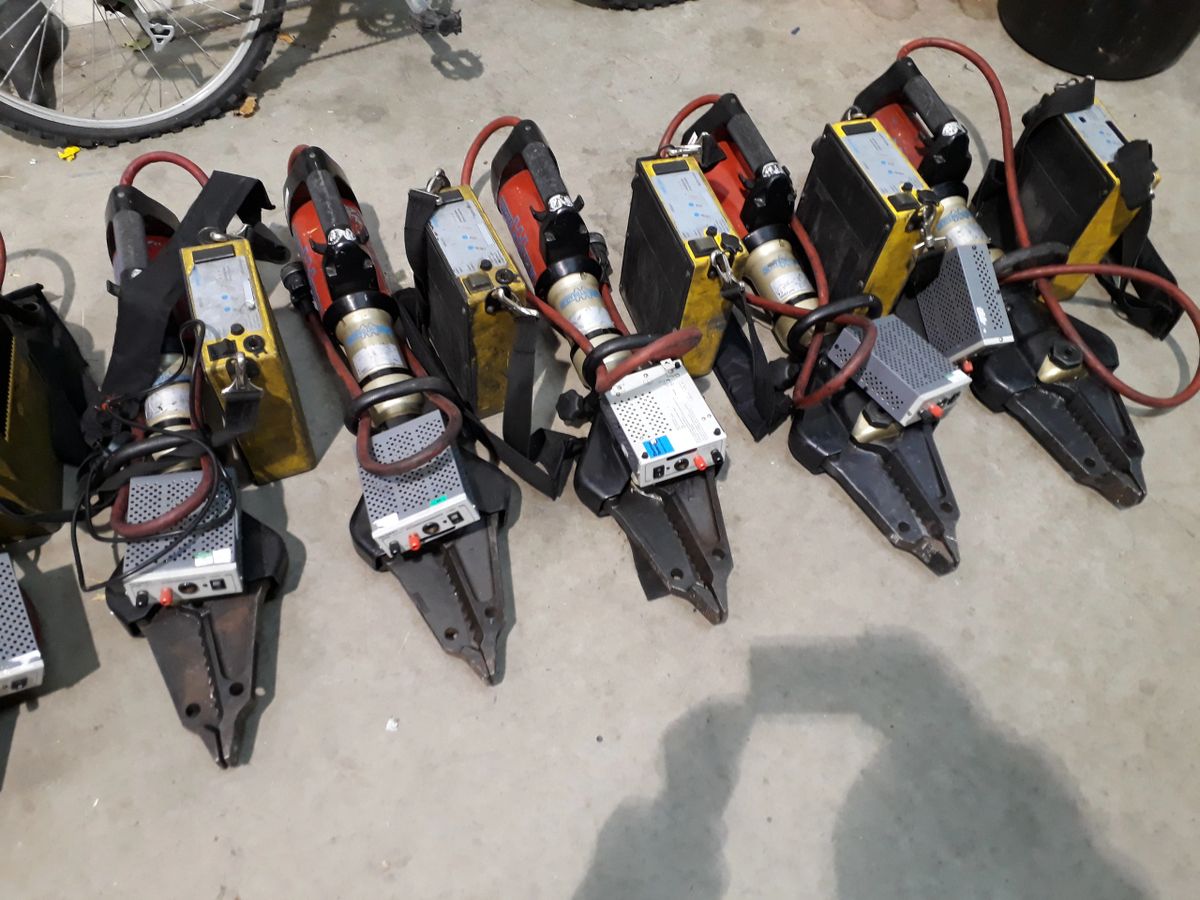 WEBER BATTERY COMBINATION CUTTER SPREADERS FROM