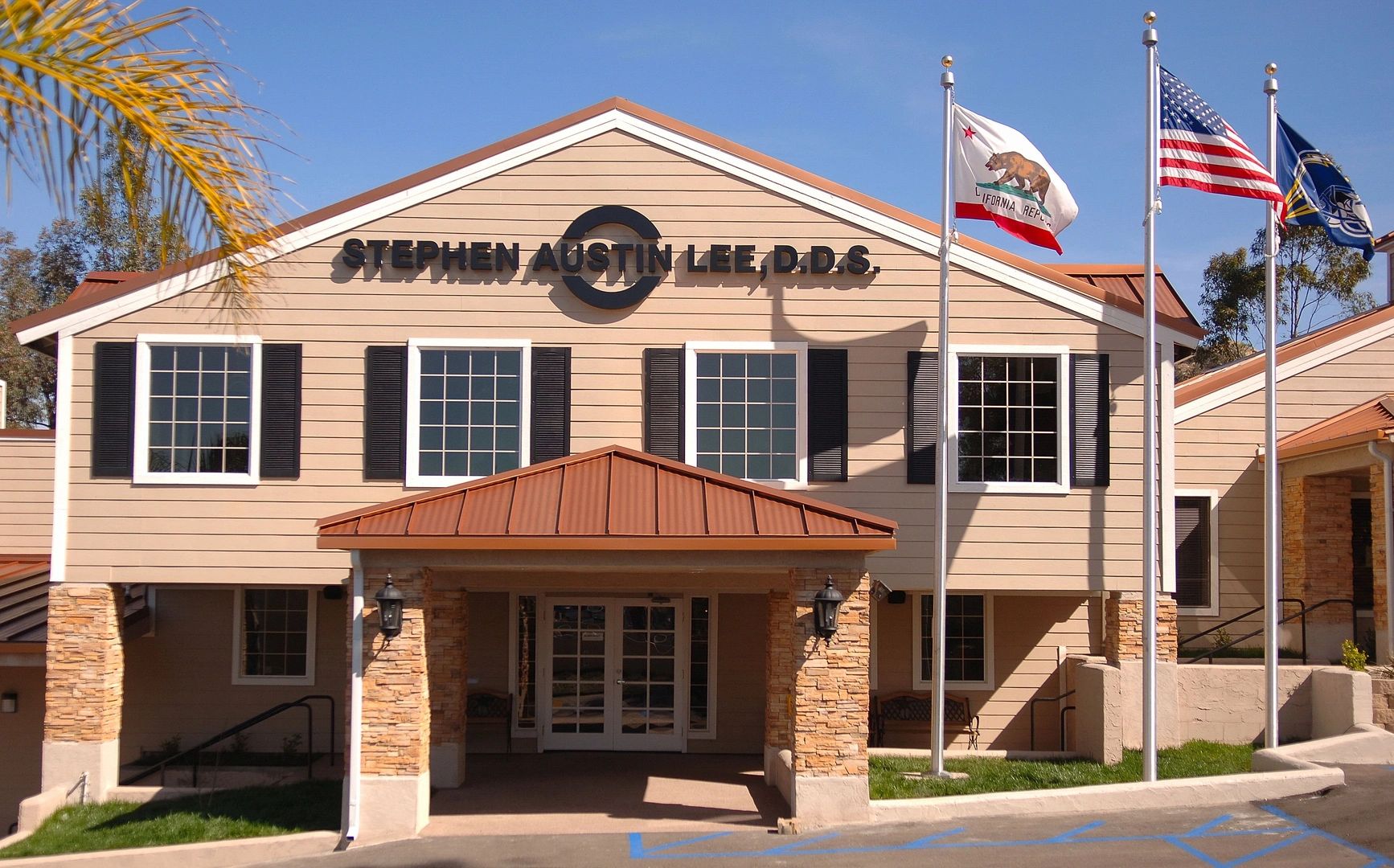Dr. Stephen Austin Lee and Dr. Elan Lee - Dentist - Poway, California