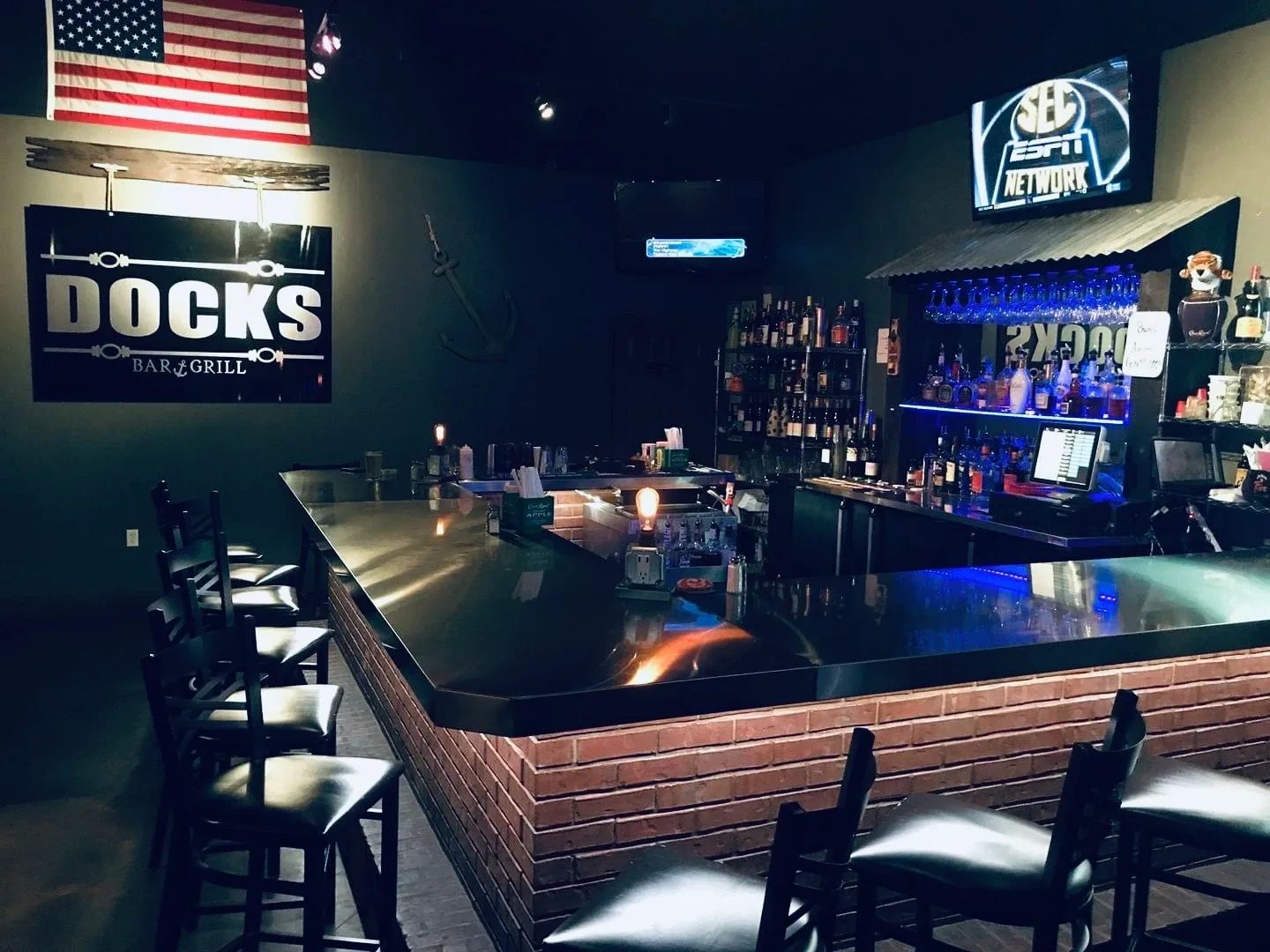 Dock's Bar & Grill